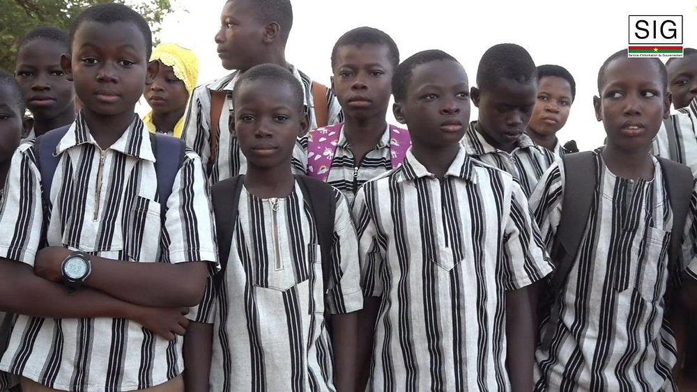 Burkina Faso : le Dafani est désormais le nouvel uniforme scolaire.