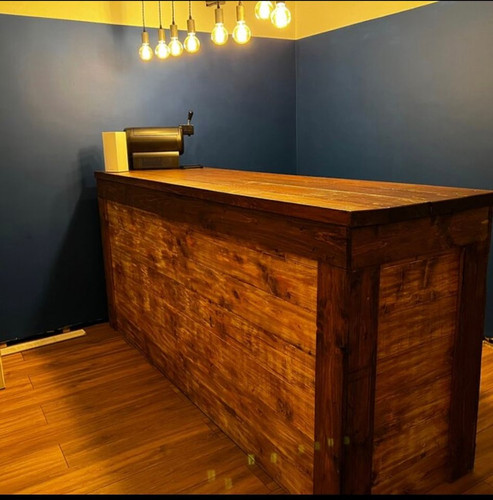 Queen Elizabeth Executive Counter | The Home Bar Store