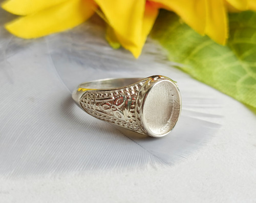 Celtic oval ring | Polished Memories