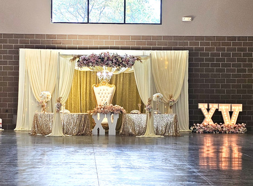 Deluxe Quinceanera Head Table Setup | Magical Quest Decor