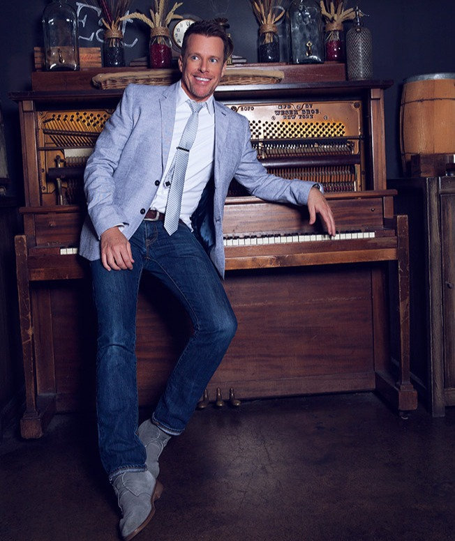 Hooked Entertainment Comedy Series - Chris Franjola | Hooked Entertainment