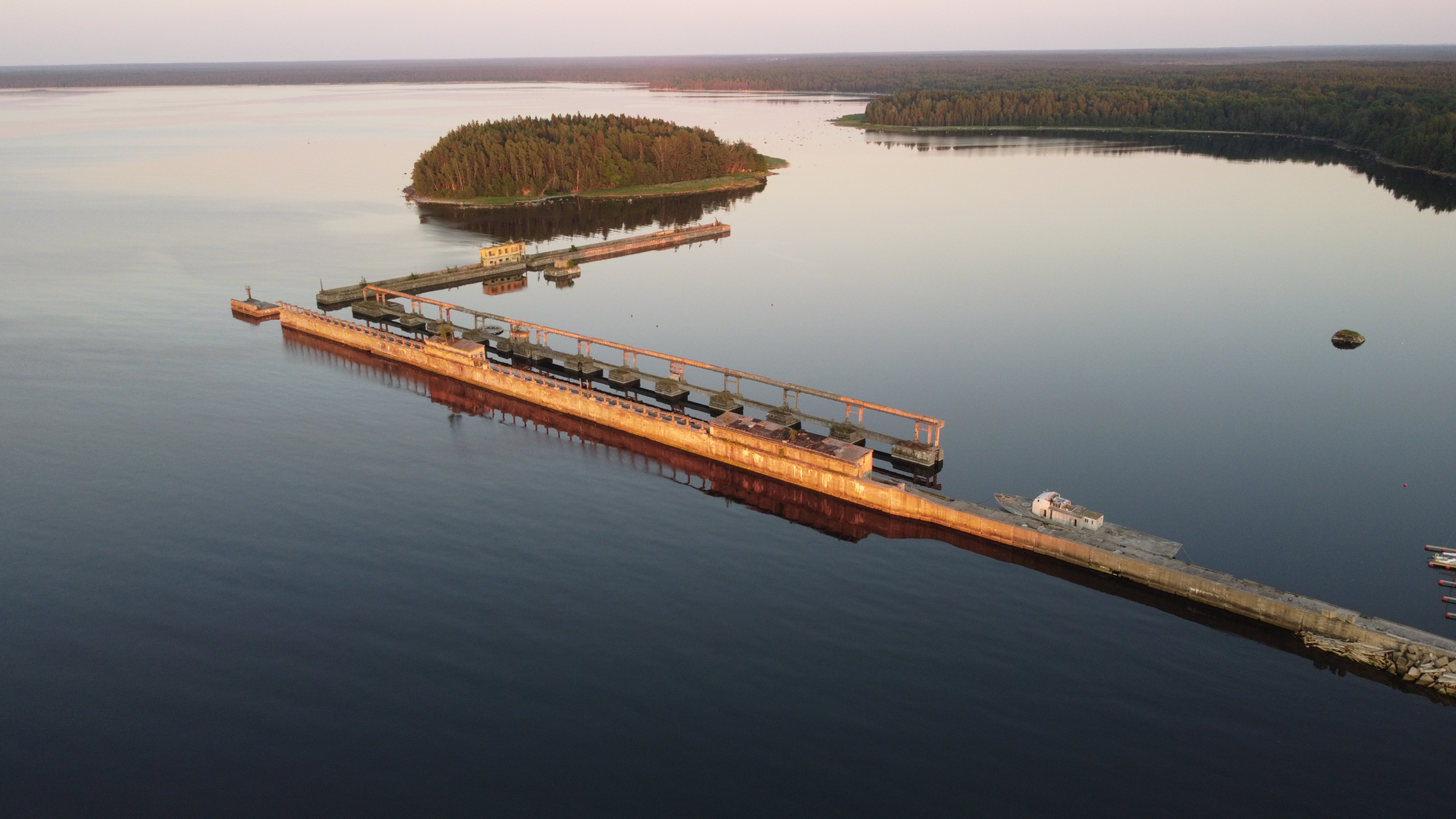 Hara sadam- ajalooline allveelaevade baas. Hara harbour- historical ...