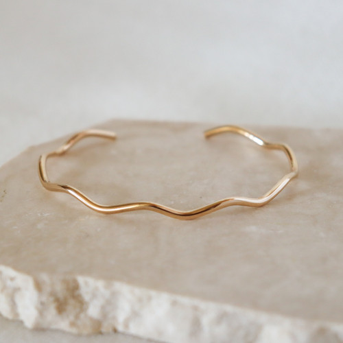 Wavy Cuff Bangle | Lazygoods.com