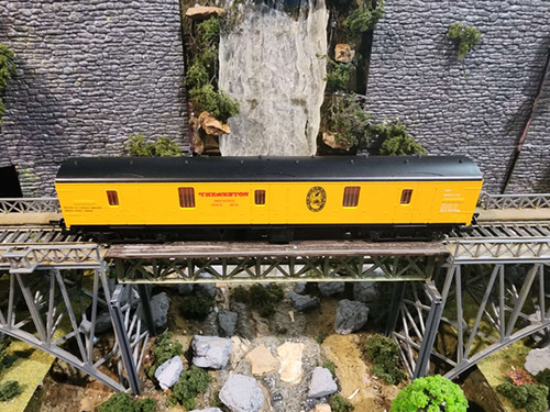 Lima British Theakston Brewers Passenger Car 305658w HO Scale DC | Mysite