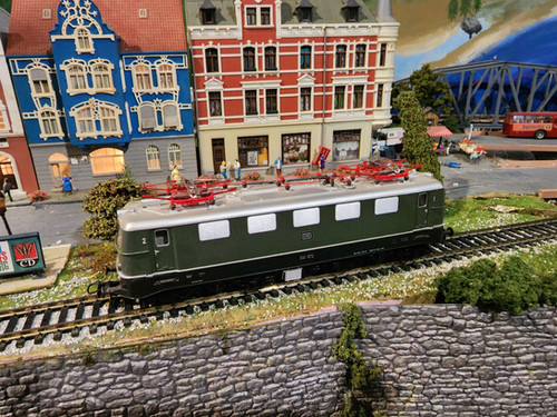 Roco E41 Electric Locomotive 43637 HO Scale DC | Mysite