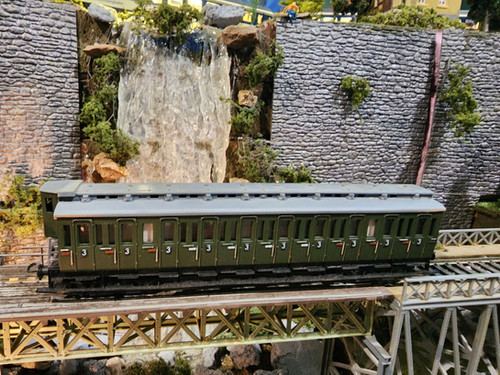 Liliput 3rd Class Passenger Car 29003 HO Scale DC | Mysite