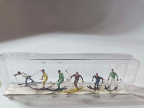 Merten male skiers 2144 HO Scale | Mysite