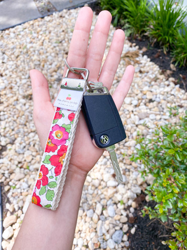 beautiful keychains | stitching happiness