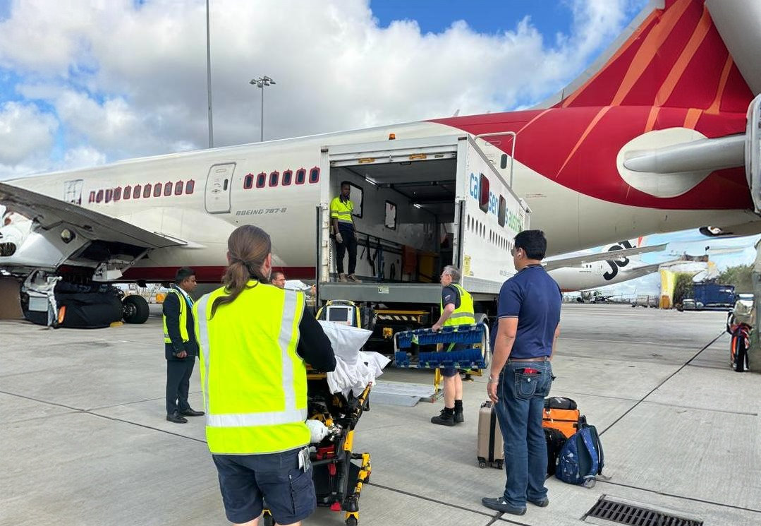Commercial Stretcher Transfer services in Delhi - EMSOS
