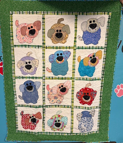 Dog Applique' Quilt | FOPAS