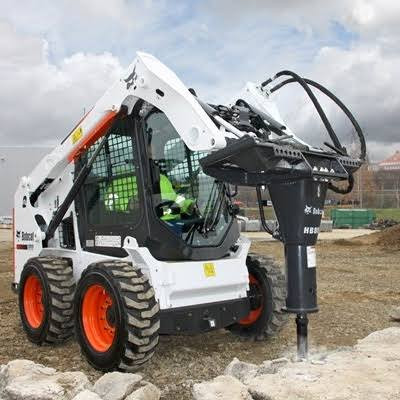 Bobcat com Rompedor de Concreto | bob-loc