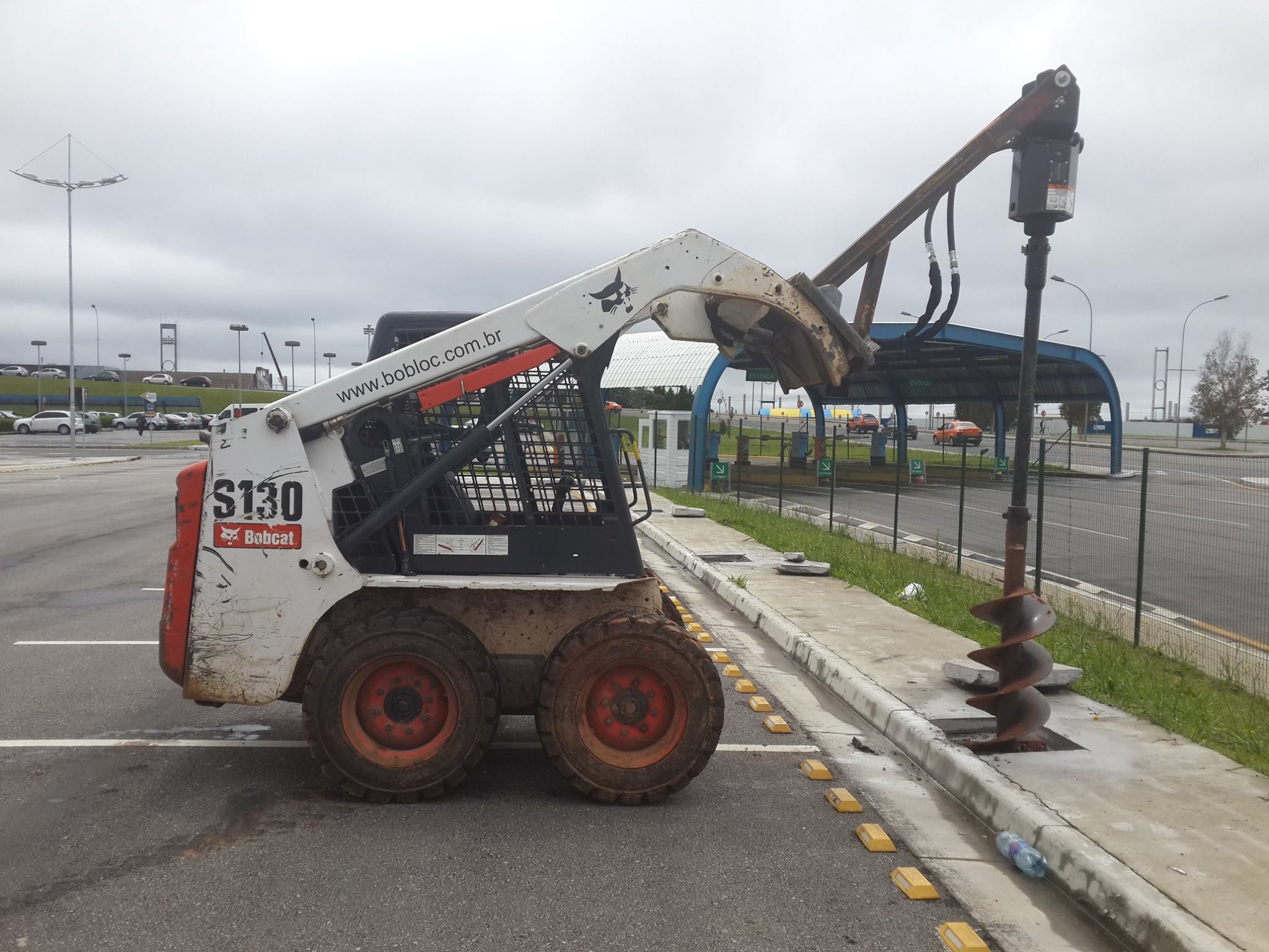Bobcat Curitiba - Locação de Bobcat Retro escavadeira e carregadeira