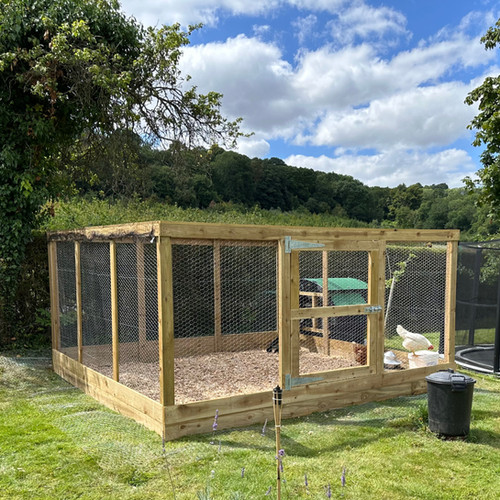 Walk in Chicken Runs | Newland Poultry