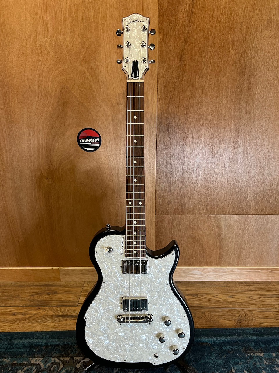 Soundset Guitars / Guitares électriques / GODIN Radiator