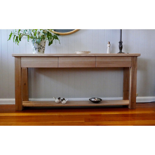 Tarago Console | Bushman Dave