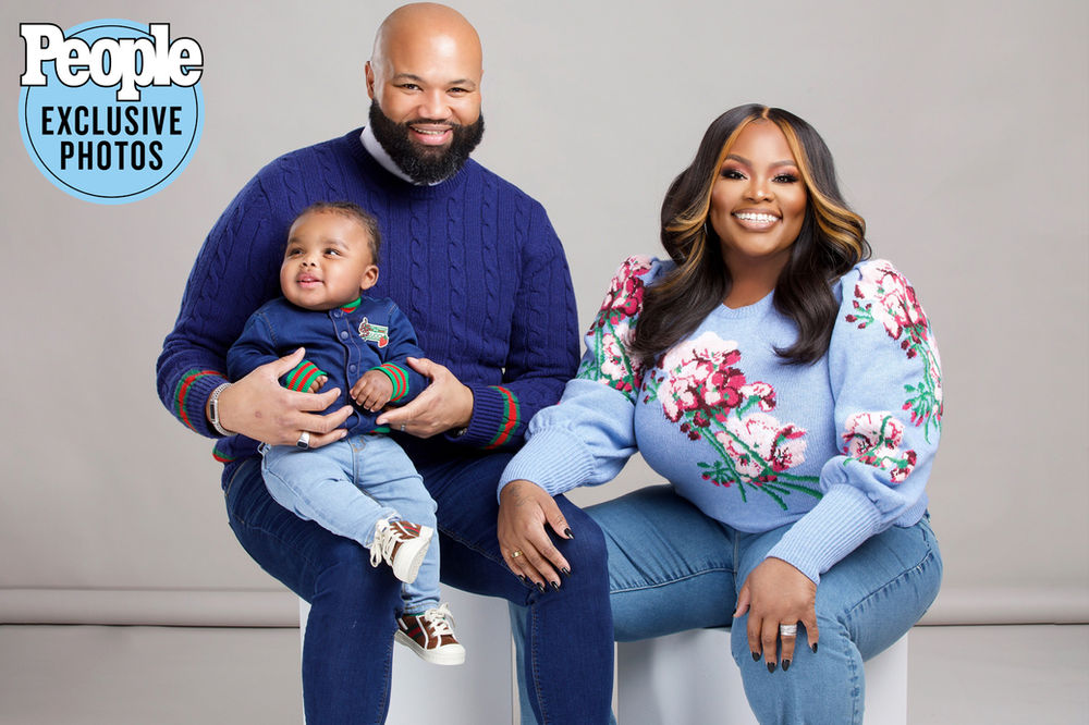Gospel Singer Tasha Cobbs Leonard, Husband Kenneth, Share Their Long ...