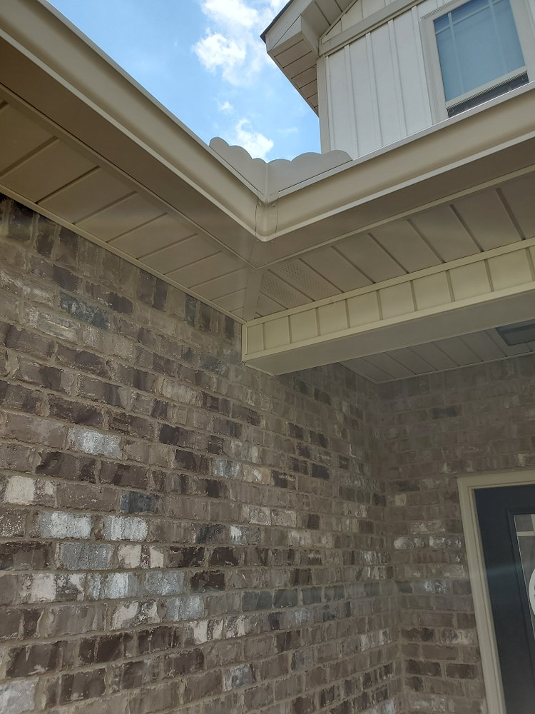 How to stop rain from overshooting the gutter?
