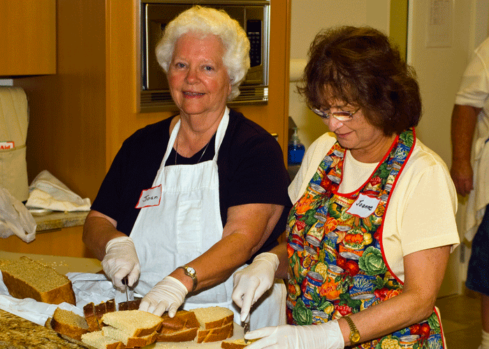 Sarahs Kitchen feeding the hungry