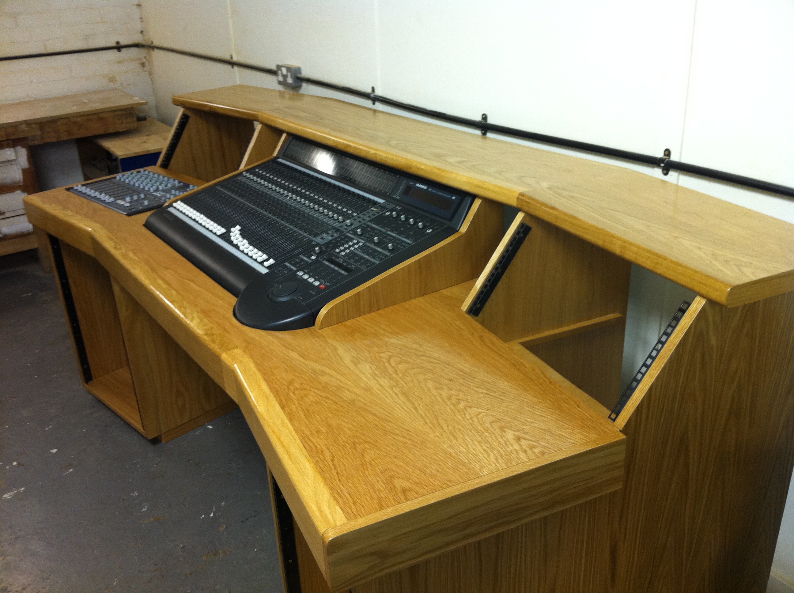 Bespoke Office Furniture | Desks, Bars & Reception Desks