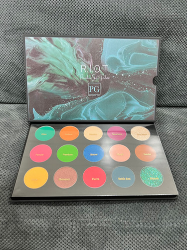 R.I.O.T Eyeshadow Palette | Preacher Girl