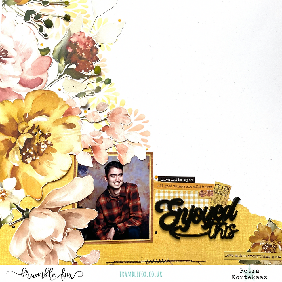 Black makes your scrapbook layout pop! | Petra Kortekaas