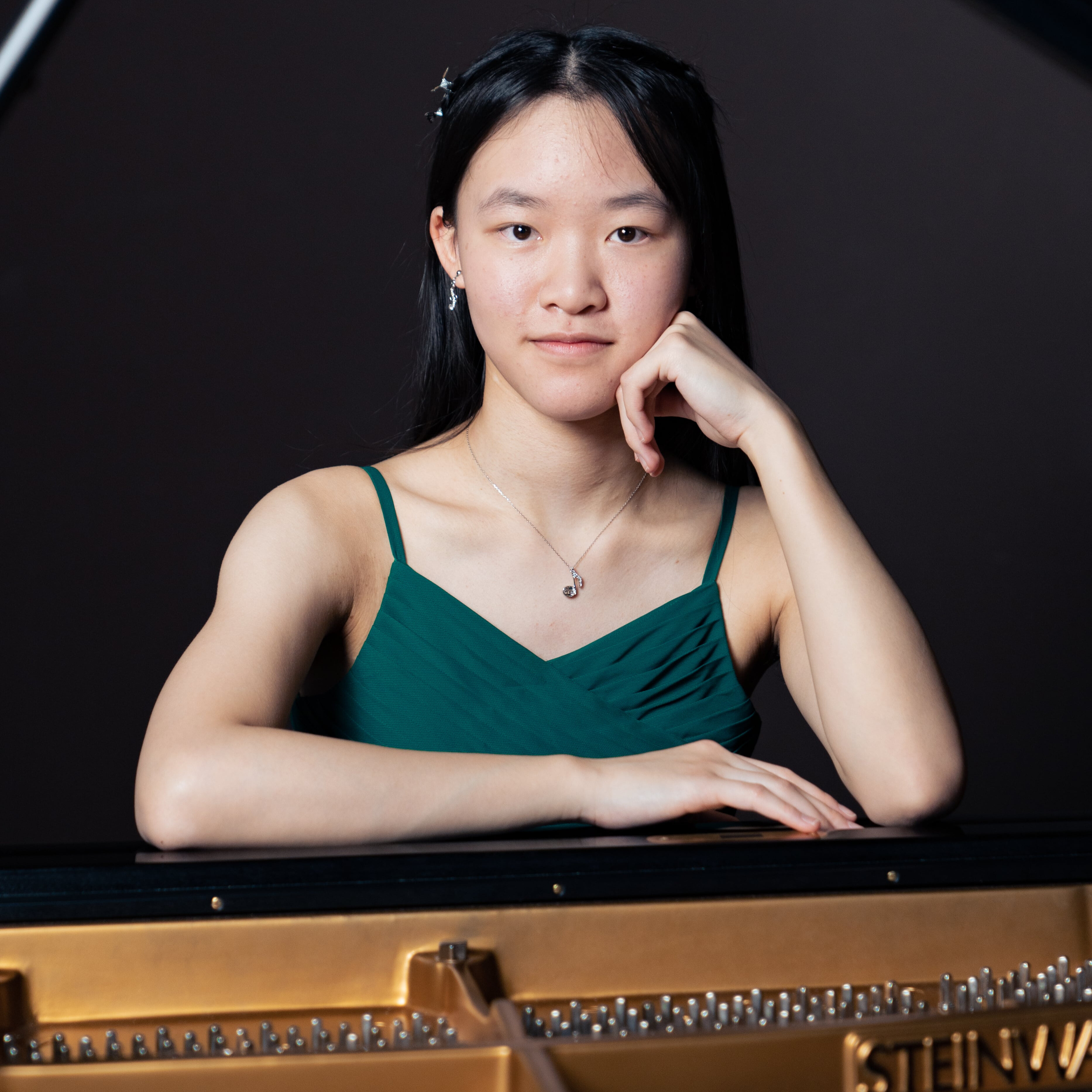 Megan Lo - 16 (Canada)