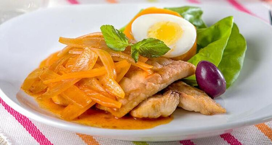 Receta de escabeche de pollo: un plato peruano tradicional y delicioso