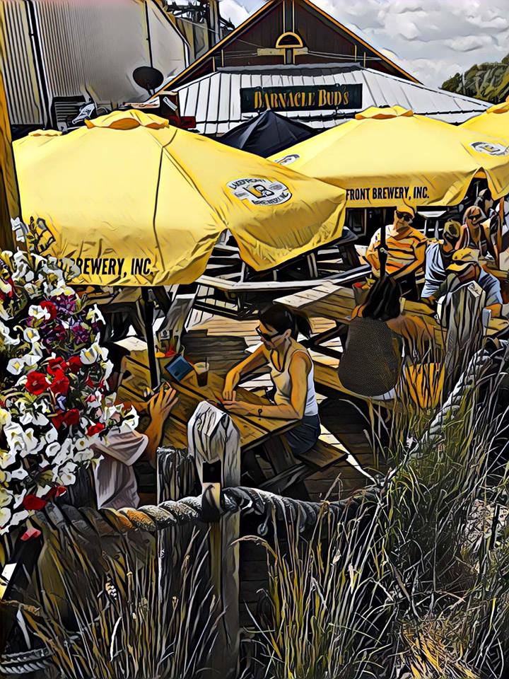 Outside dining in Milwaukee | Barnacle Buds