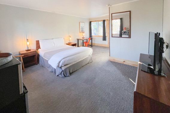 Rooms | Wanderoo Lodge | Gravel Bar | Top Rated Motel | Eureka Springs ...