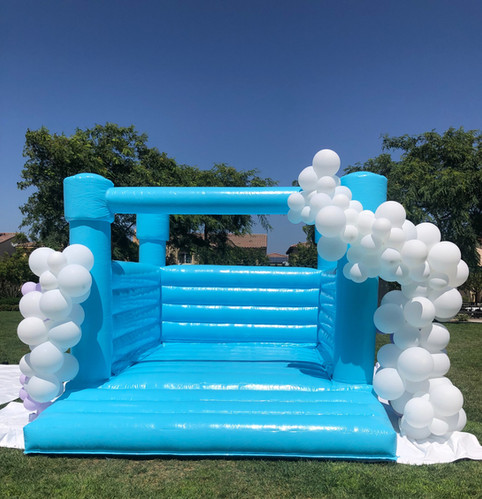 Sky Blue Bounce House | San Diego Soft Play