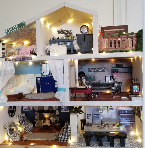 Custom Dollhouse | Diane's Custom Dollh