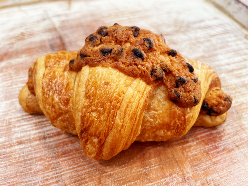 CROOKIE Croissant | Adore Dessert Cafe