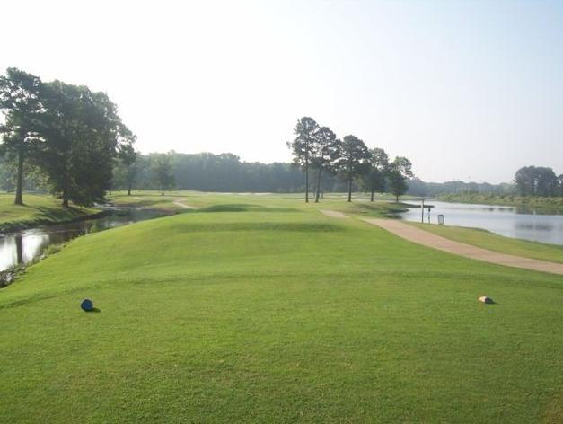 Hurricane Golf & Country Club / 18-Hole Championship Golf Course