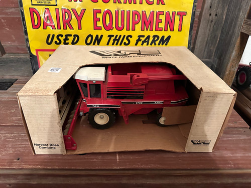 1/24 White 9700 Combine NIB | Territorial Trading