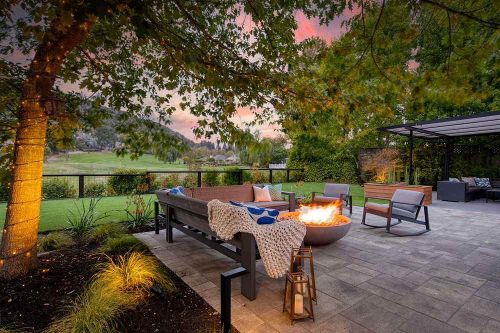 How a Country Club Backyard was Transformed into an Inviting Family ...