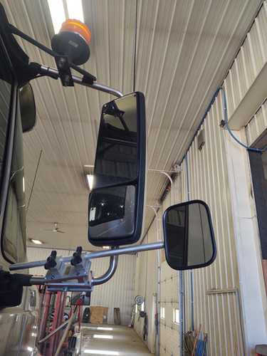 International 9900 Oversize Load Mirror Bracket Set | Mirrorextension.com