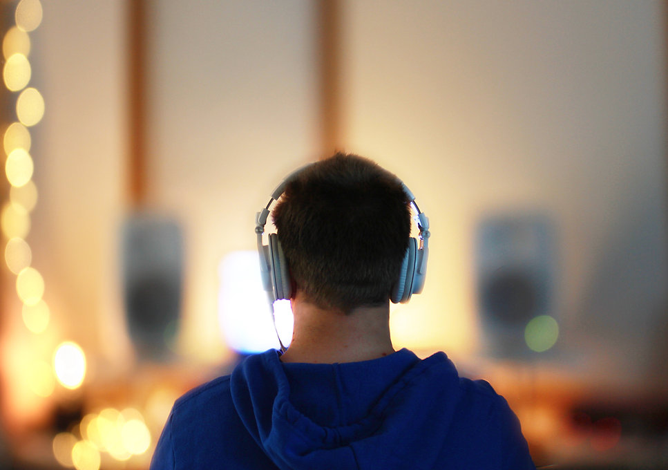 Home | Moonic Productions