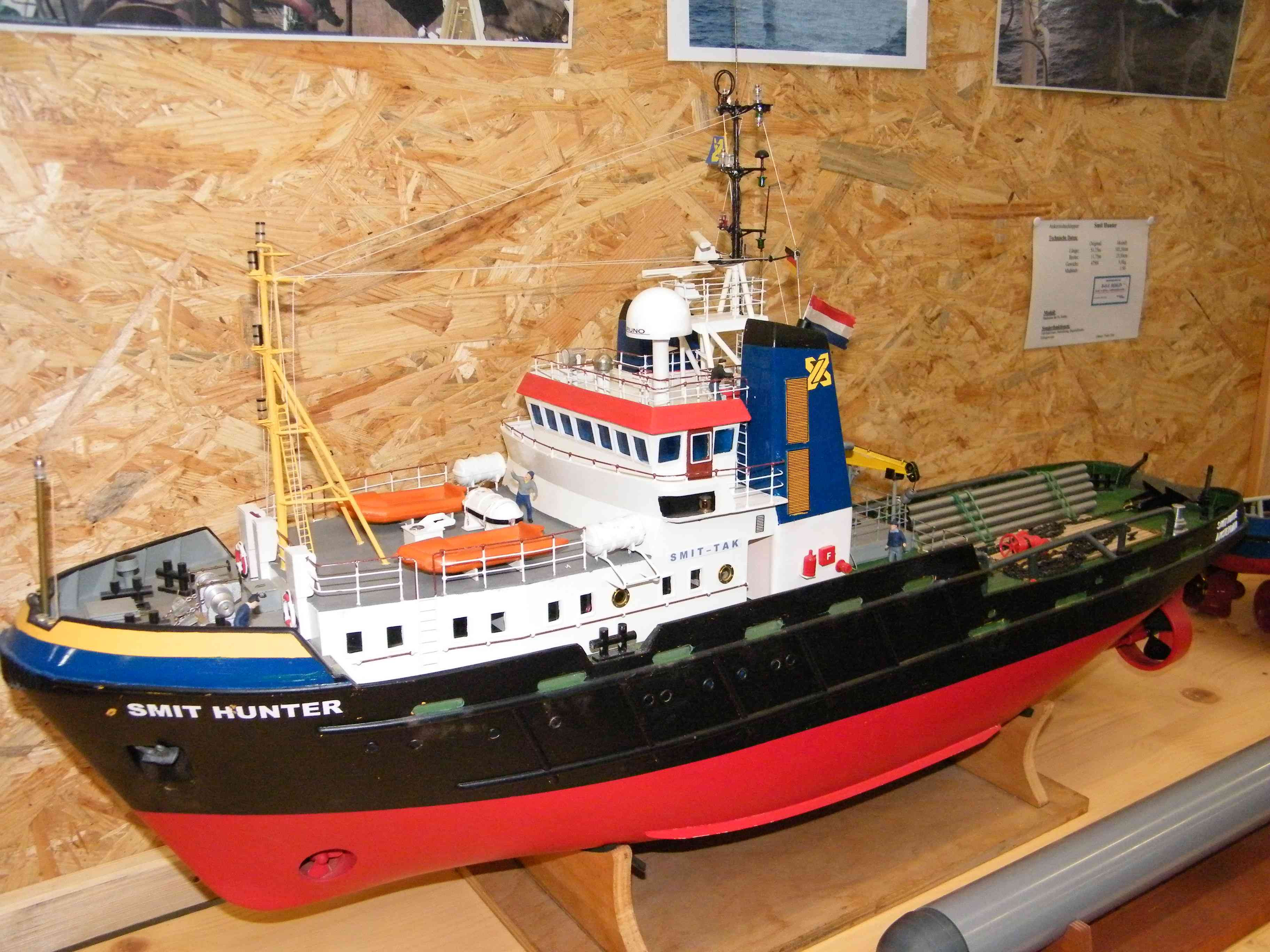 Smit Hunter | B-O-S Berlin