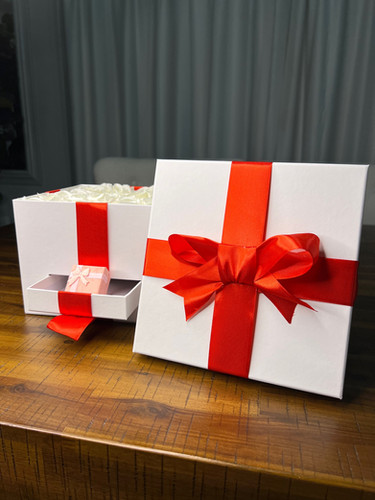 Ultimate Gift Box - With Gift Drawer, White Rose | Silk Bouquets