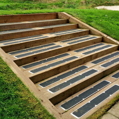 Linksmaster Anti Slip Safety Plinths | Day Links - Golf