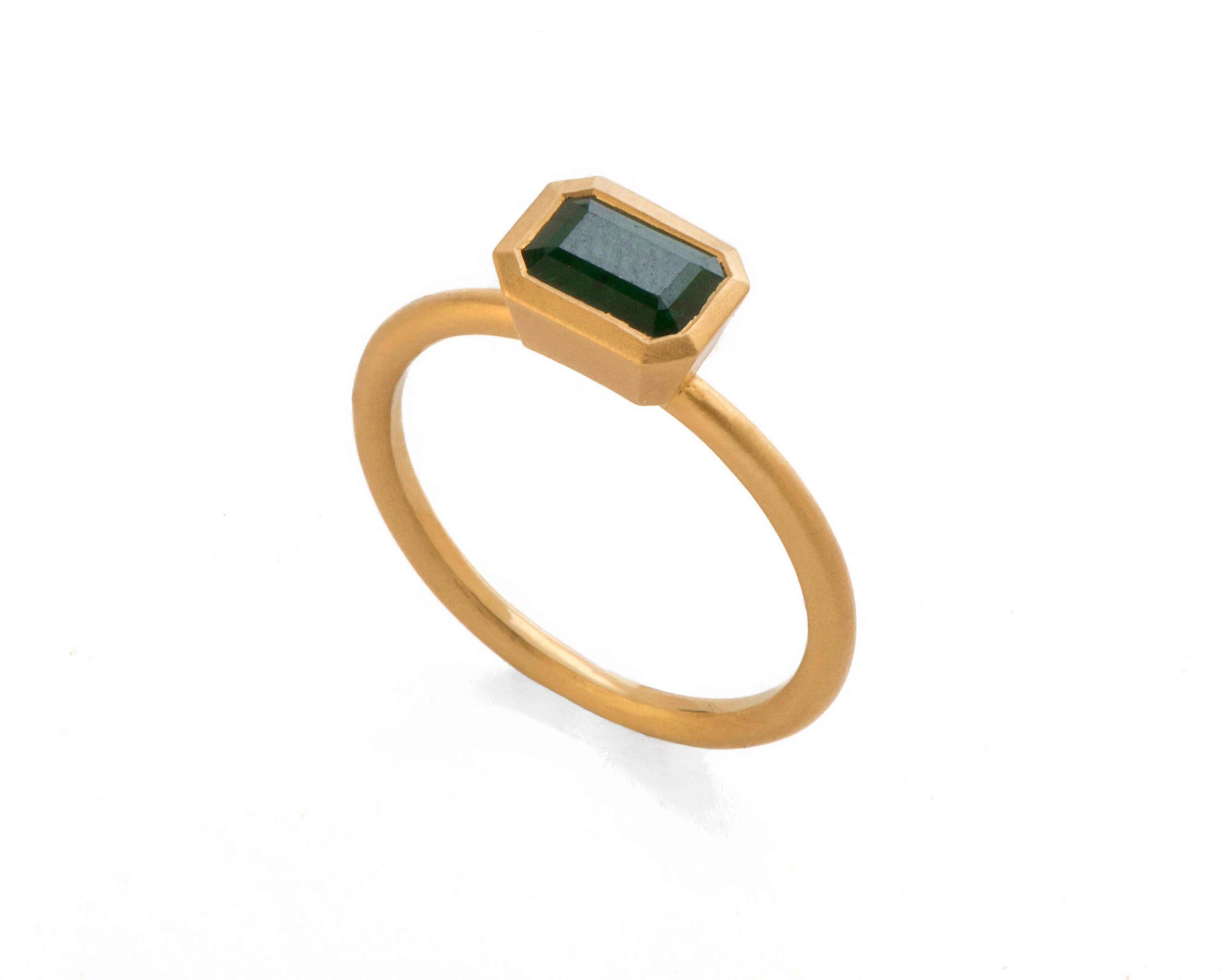 EMERALD RING | Osnat Weingarten 1