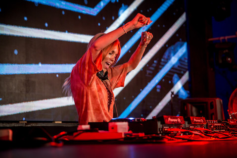 PHOTOS | Thess Fischer | DJ