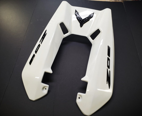 C8 ZO6 CORVETTE ENGINE COVER- ARCTIC WHITE- BLACK TRIM | CRCP