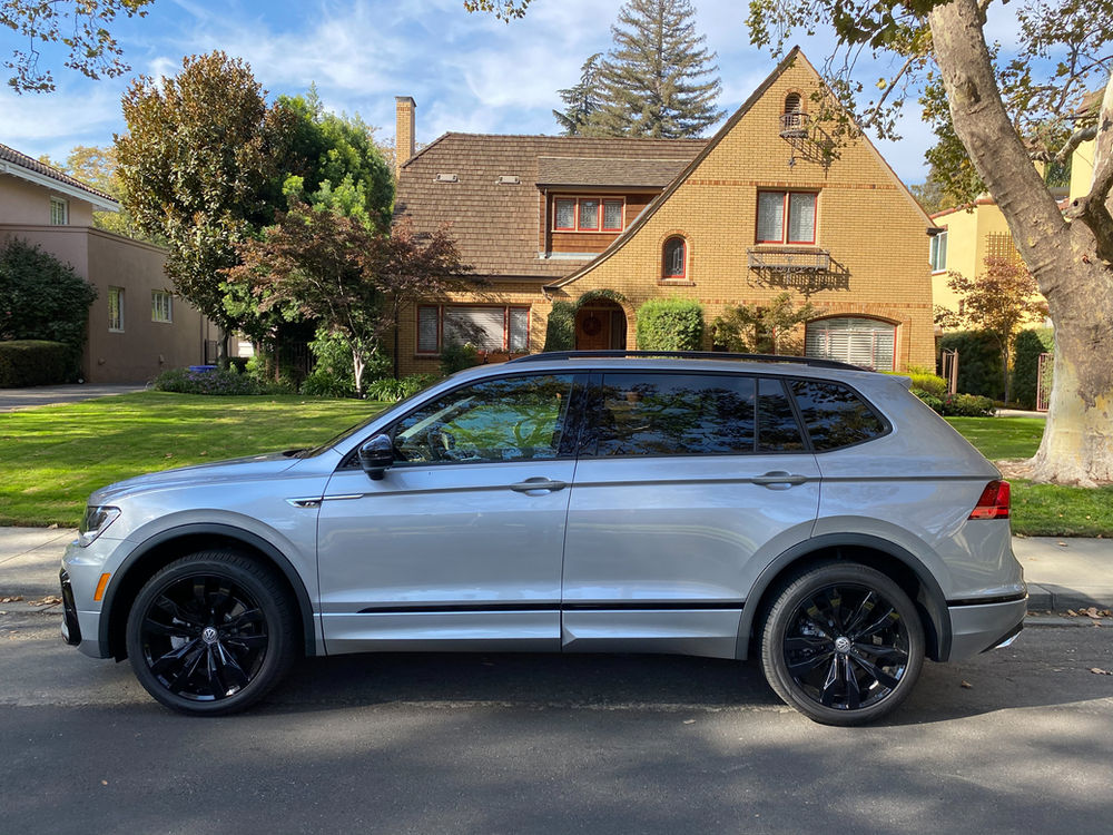 Bargain: The 2020 Volkswagen Tiguan 2.0T SE R-Line Black