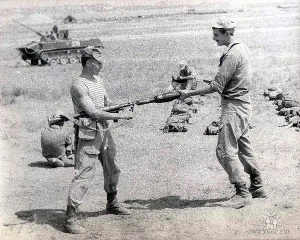 Unveiling the Power of Soviet Airborne Rocket Launcher - RPG-7D (many ...