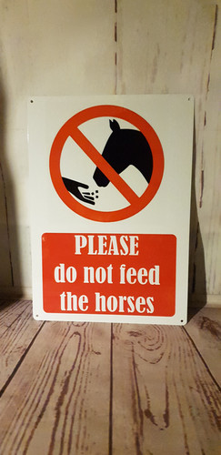 "Do not feed" signs (A4) | Cartridge Crafts TM