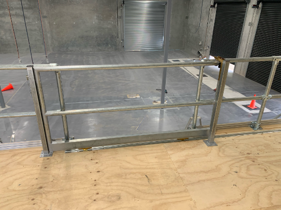 Mezzanine Sliding Gate for Pallets - 2000mm x 1000mm | Kit Mezzanines ...