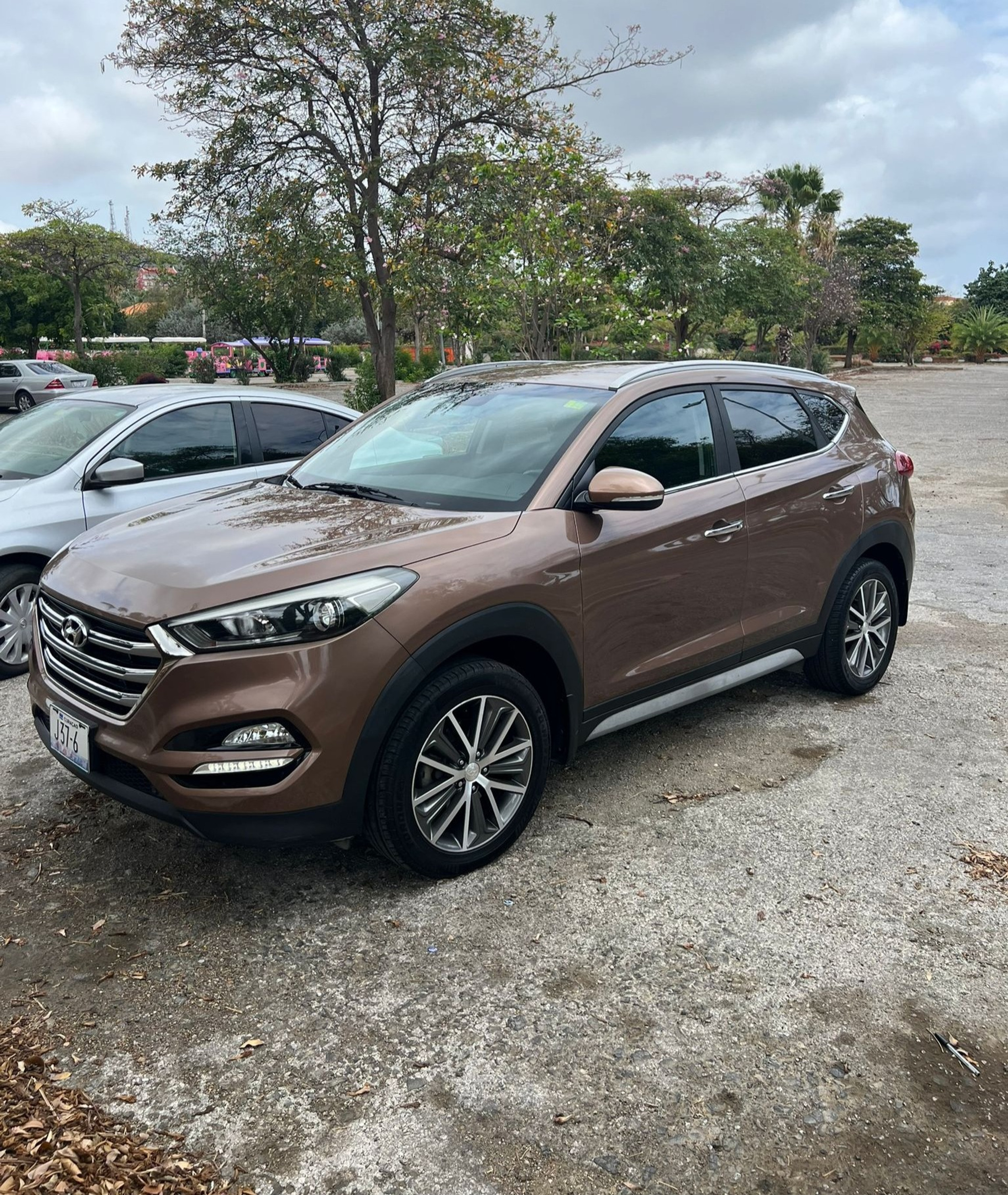 Hyundai Tucson (brown) | RM Rentals Curaçao