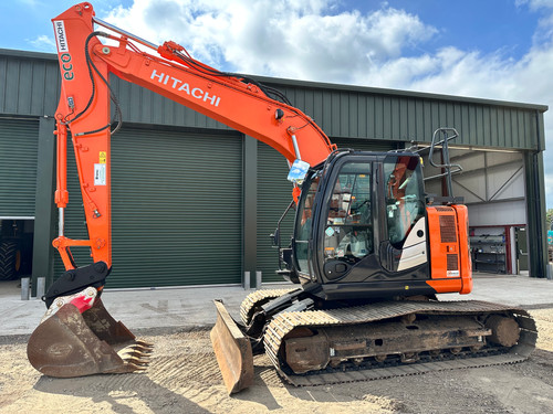 HITACHI ZX135USBL-6 (EPA Compliant) | jrleachltd