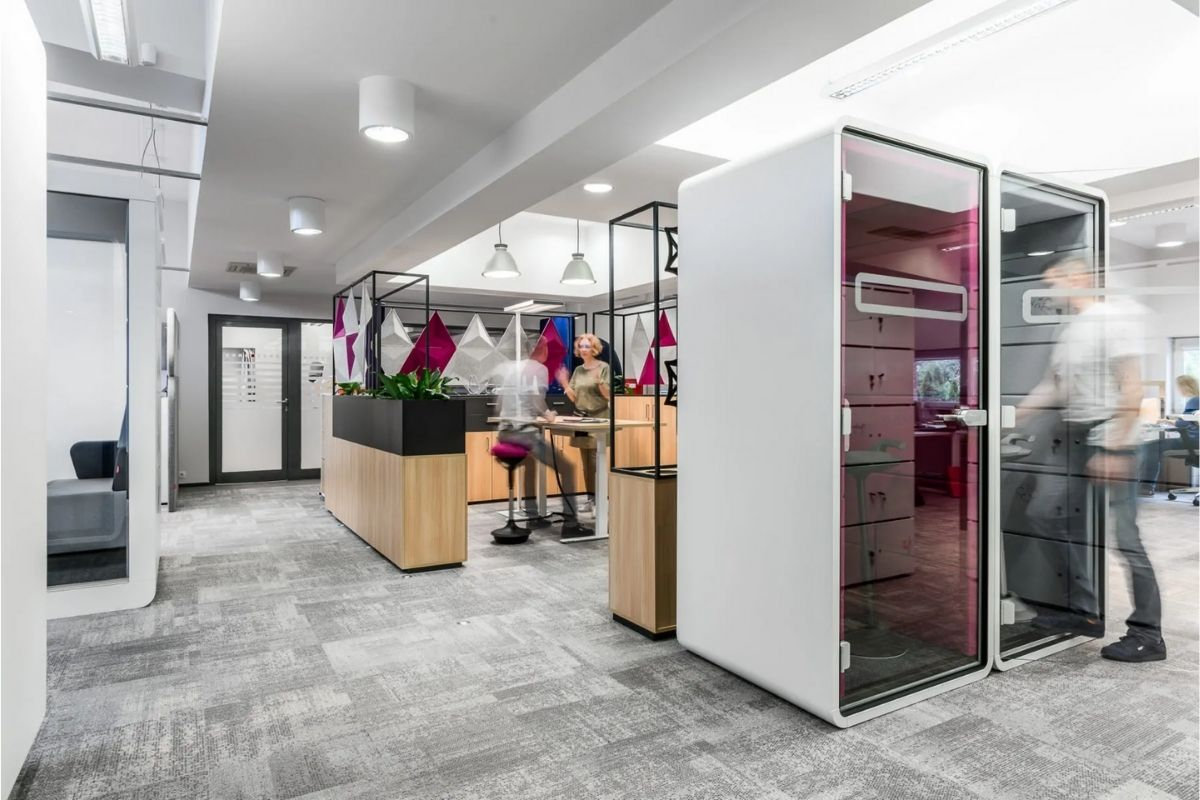 Hush Phone | Office Phone Pod | Fluid